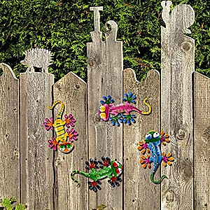 hogardeck Metal Gecko Outdoor Wall Decor, 4 Pack Lizard Wall Art Garden Sculptures &amp; Statues with Shaking Head Outdoor Spring Decor for Front Yard Fence Patio