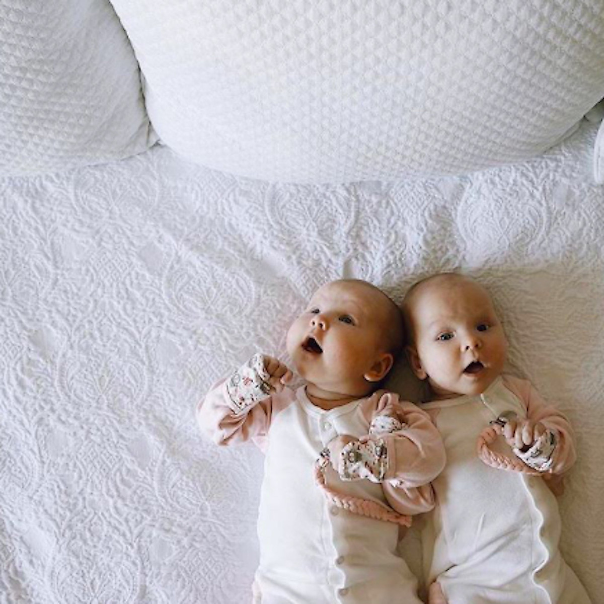 goumikids Goumi'all, Smart Adjustable Footie Baby Pajamas Made With Soft, Organic Material - School Of Fish (Gray), 0-3 Months