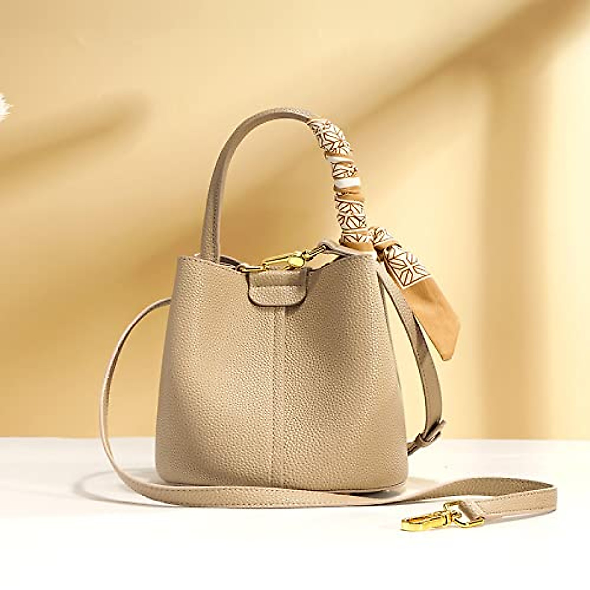 Leather Texture Bucket Bag Ladies Tote Bag Large Capacity Cross-Body Cabbage Basket Bag green