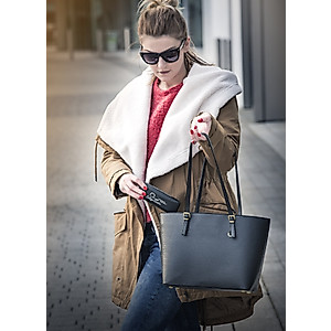 Younqiue MOODSTRUCK 3D FIBER LASHES MASCARA