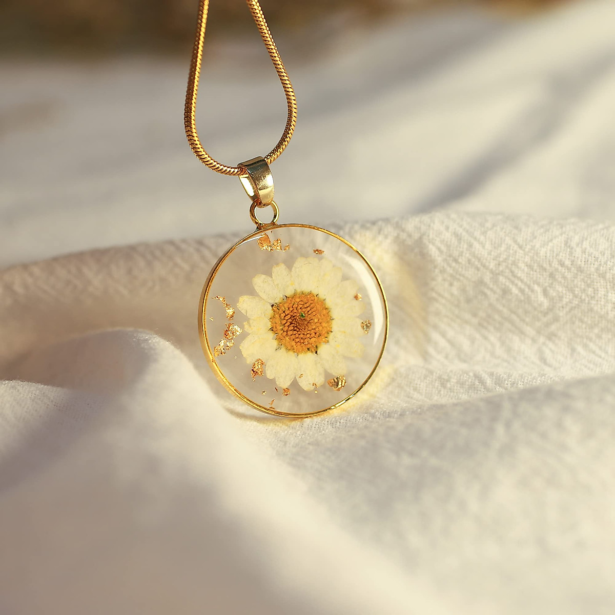 MOLUONAQI Handmade Pressed Flower Pendant Necklace-Birth Flower Women Necklaces, Cute Necklaces, Jonquil Pressed Wildflower Necklace| March Birth Flower Necklace