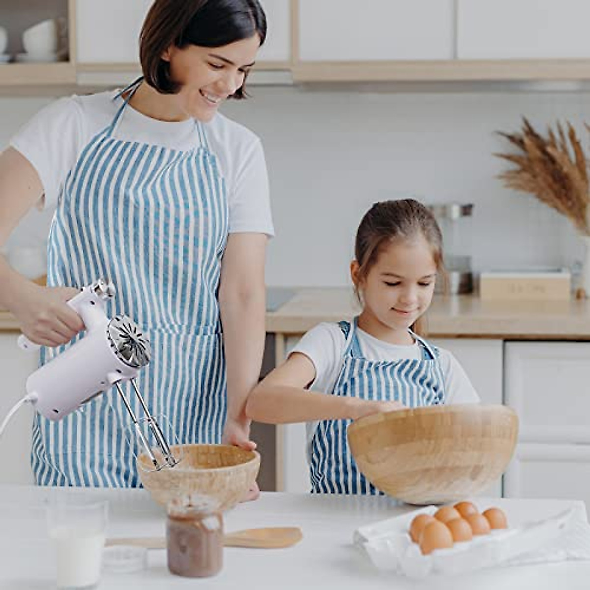 BAIGELONG Hand Mixer Electric, 500W Ultra Power Handheld Mixer with Continuously Variable Speed Control, 5 Stainless Steel Accessories Kitchen Mixer for Baking, Dishwasher Safe, White Silver