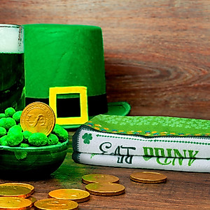 Tudomro 6 Pieces St Patrick's Day Dish Towels 27.6 x 17.7 Inch Shamrock Clover Green Plaid Kitchen Hand Dish Towels Happy St. Patrick's Day Dish Towels Fabric Wash Cloth for Home Kitchen, 6 Styles