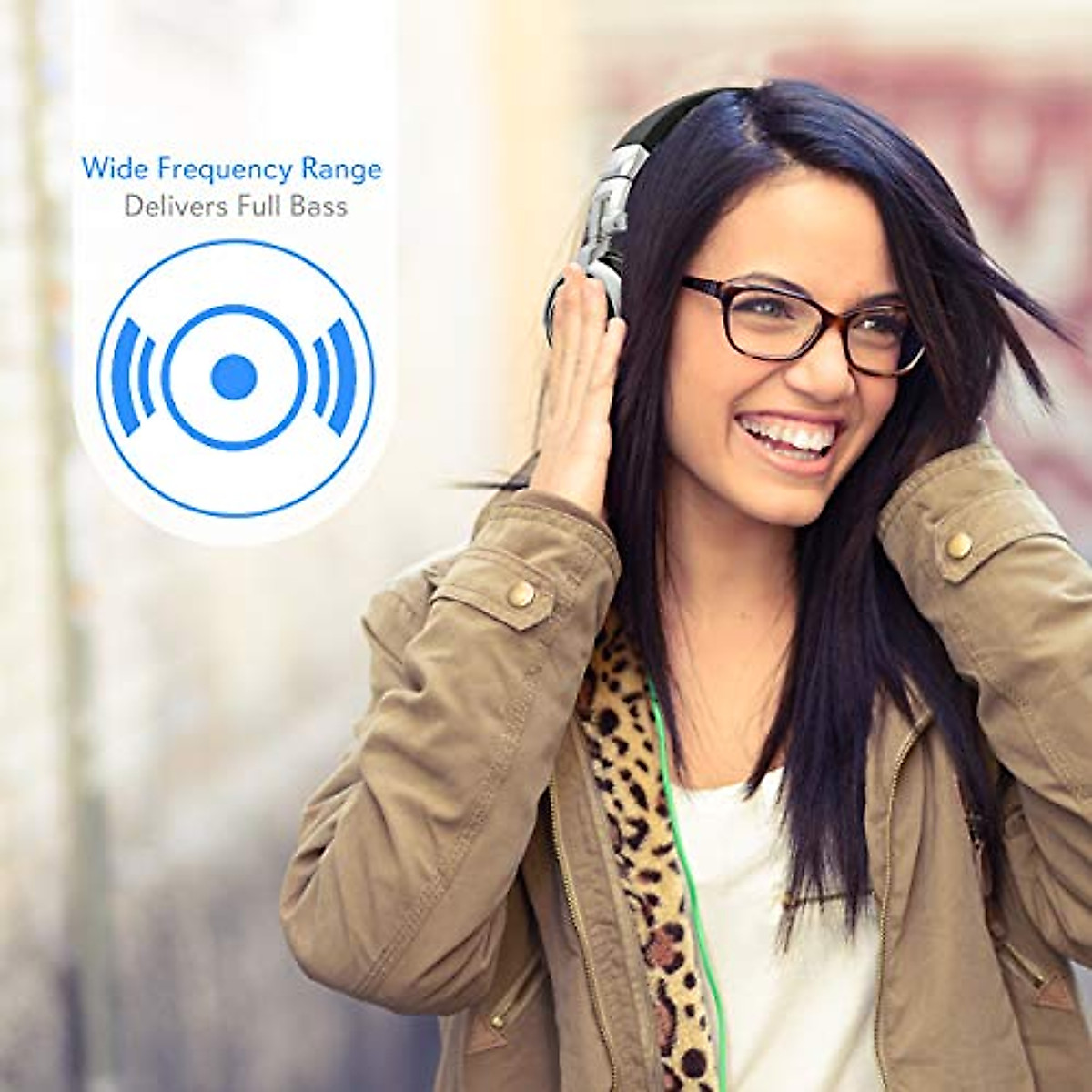 PYLE-PRO Over Ear Professional DJ Headphones - Pro Wired Active Turbo Headphone w/ Padded Ear Cushions for Extreme Sound Isolation, For Audio Listening and Music Streaming, Studio /Personal Use PHPDJ1