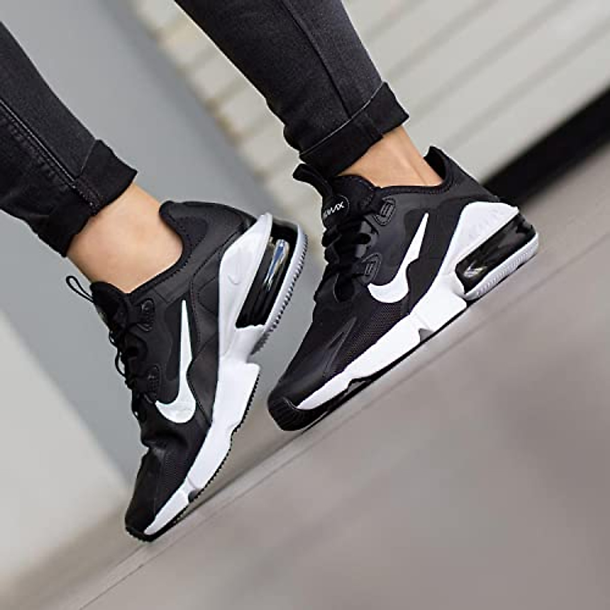 Nike Women's Air Max Infinity 2 Black/White-Black (CU9453 002) - 9.5