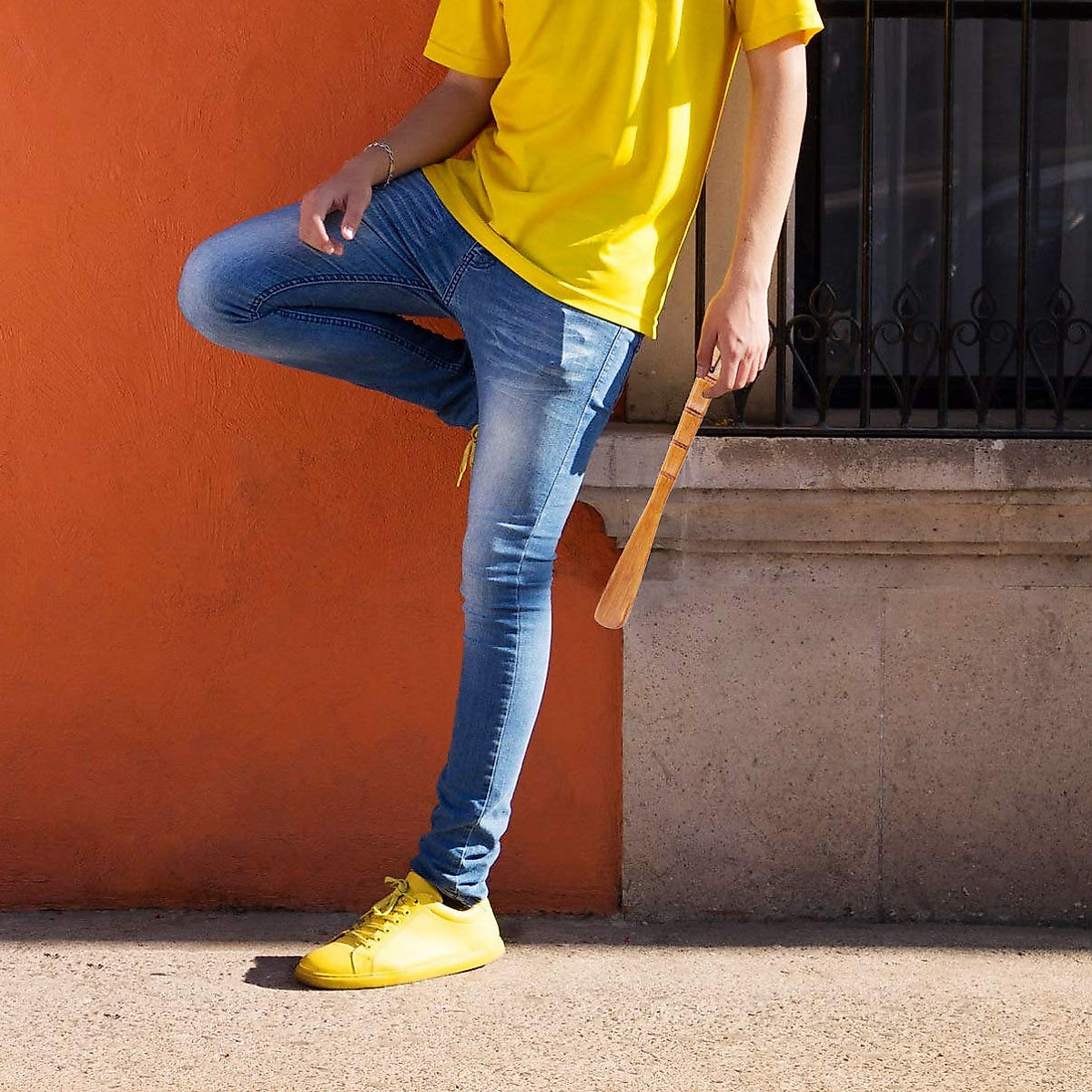 Long Handle Shoe Horn Wooden Shoe Extractors for Elderly Disabled Pregnancy Fits for All Shoes (Lotus Wood Joint Shoehorn, 32cm)