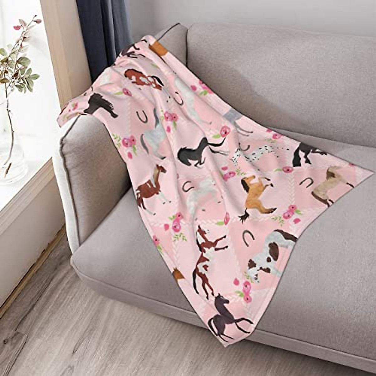 Horse Blanket for Girl Horse Gift for Girls Women Cute Horses Flowers Fleece Flannel Throw Blankets Soft Lightweight Plush Pink Blanket for Horse Lovers Decor Bed Sofa 50"x40"