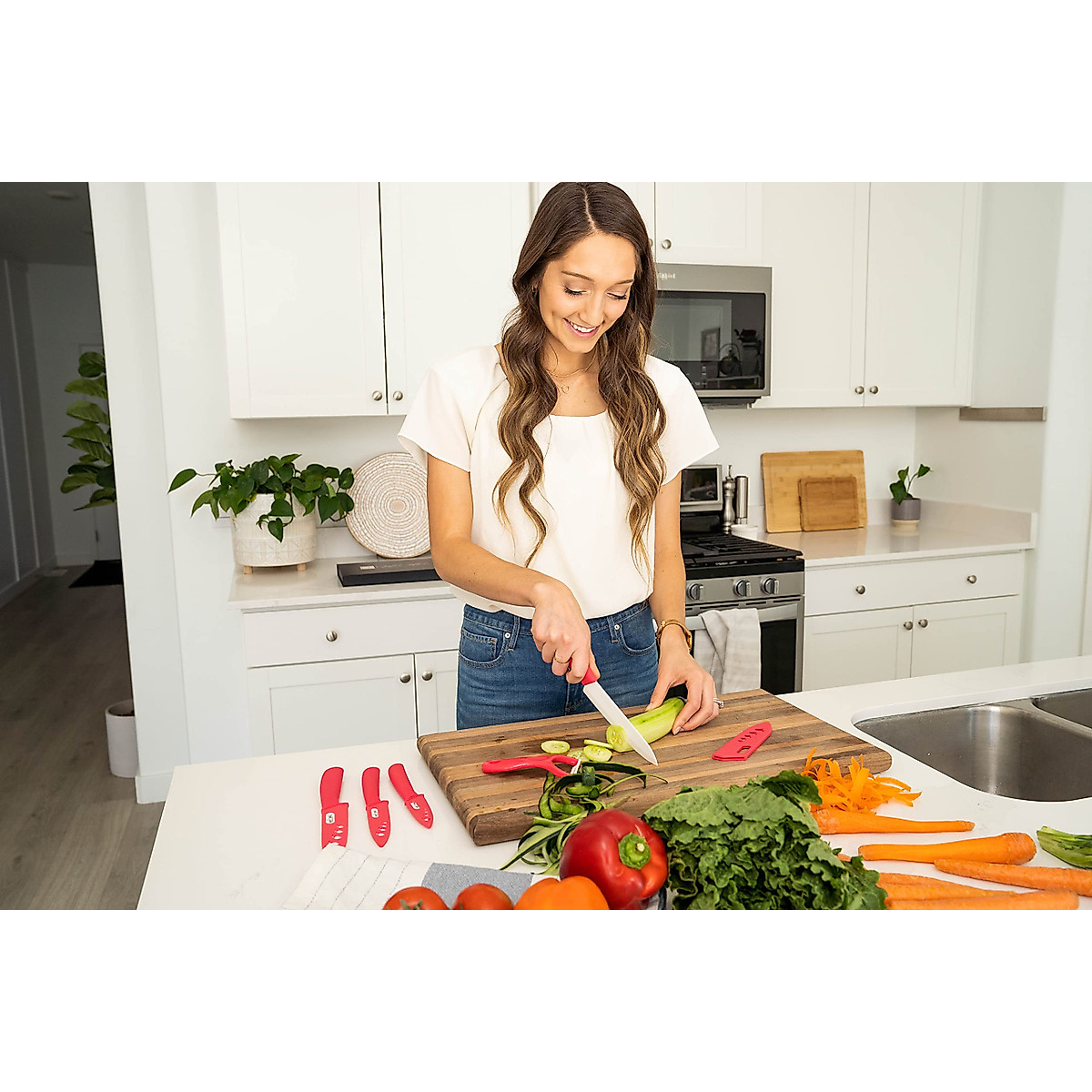 Serrated Pink Ceramic Knife Set with 5" Serrated Knife, Kitchen Knife Set - Includes 3”, 4”, 5”, 6” Ceramic Knives, Matching Sheaths and a Matching Vegetable Peeler in a black Gift Box