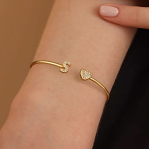 Gold Initial Bracelets for Girls - 14K Gold Plated Letter C Initial Bracelet for Girls Gold Bangle Bracelets for Women Heart Bracelet for Teen Girls Gold Bracelets for Women Teenager Girls Gifts
