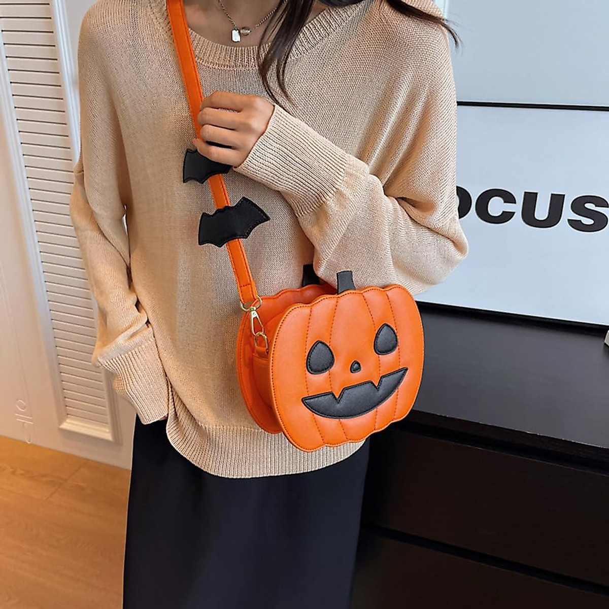 Lushandy Halloween Pumpkin Crossbody Bag for Women Novelty Pumpkin Purse Halloween Devil Shoulder Bag Funny Crossbody Purse
