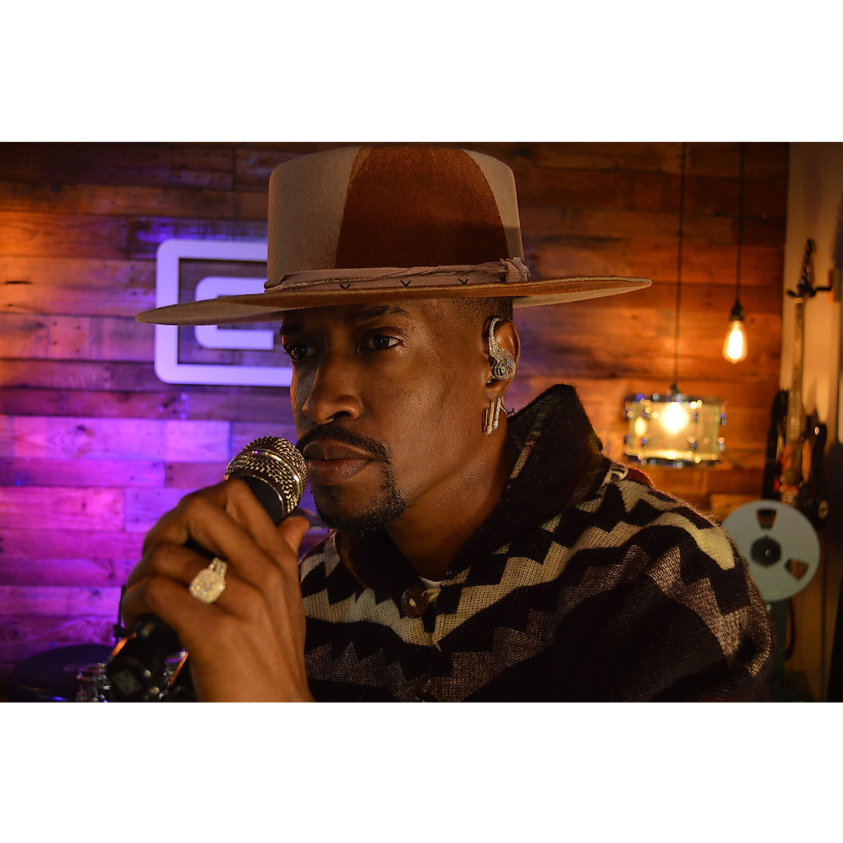 CTM CE110 - Pro Isolating Single Driver Wired Earphones by Clear Tune Monitors Titanium Coated Dynamic Driver Detachable Cable High Fidelity in-Ear Monitor