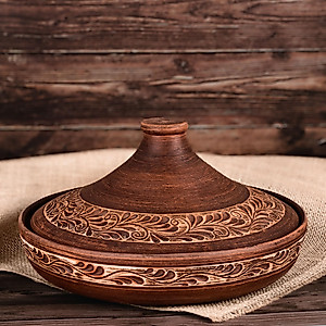 Handmade Red Clay Stoneware Tajine. Engobe Décor, Tajine with Ceramic Cone-Shaped Closed Lid, Tagines Pots With Pre Seasoned Cast Iron Diffuser, Caribbean One-Pot Tajine Cooking, Cookware Gift (Red 2.1 Qt)