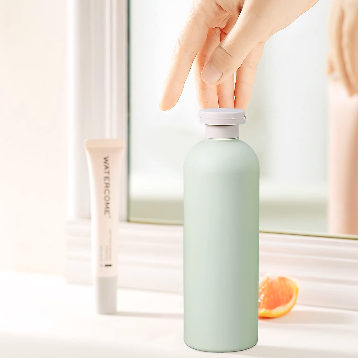 UMETASS 13.5oz Squeeze Bottles with Flip Cap, Refillable Plastic Travel Bottles for Creams, Lotion, Shampoo, Conditioner (2 Pcs)