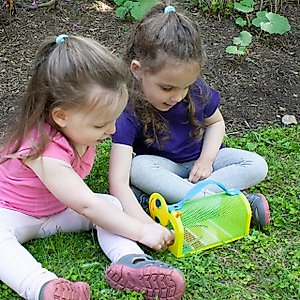 Melissa & Doug Sunny Patch Giddy Buggy Bug House Toy With Carrying Handle and Easy-Access Door