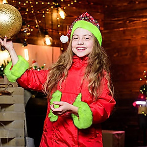 6 Pieces Green Faux Fur Fabric Squares Christmas Shaggy Soft Faux Fur Squares Fluffy Fabric for DIY Crafts Sewing Costume Camera Floor Decorations Props Winter, 9.84 x 9.84 Inch