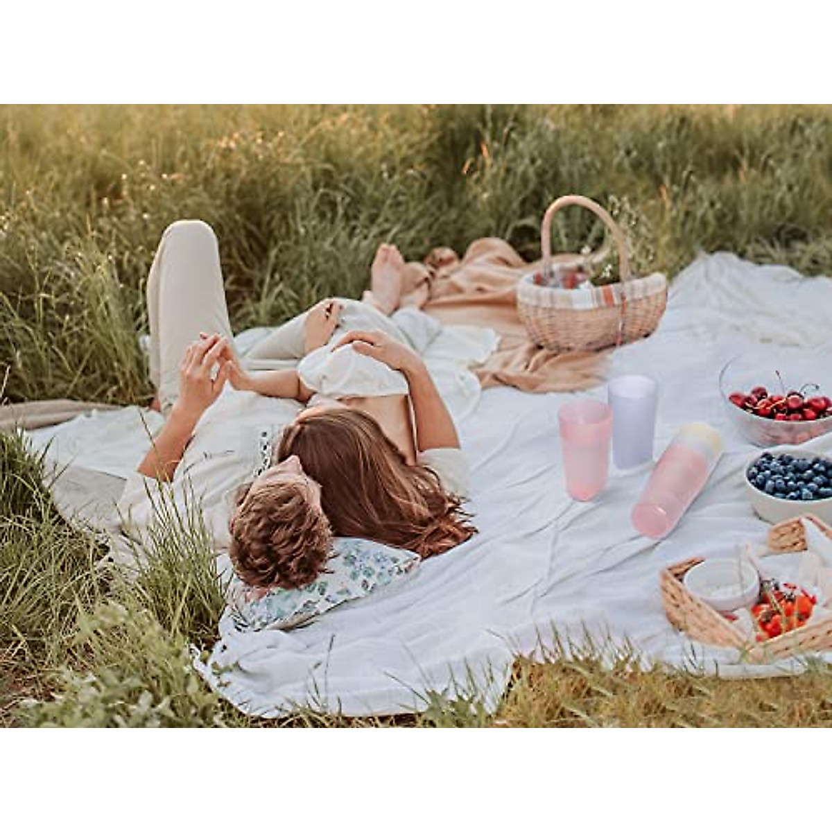 WANCHIY Reusable Plastic Cups- 20 oz Plastic Cups, Plastic Tumblers Set of 8, Unbreakable Plastic Drinking Glasses - Colorful Stackable Party Cups Set (Pack 8-20oz)