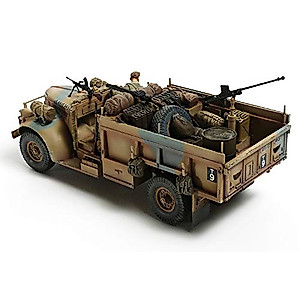 Tamiya 300032407 - 1:35 Scale British LRDG Command Car with 7 Figures