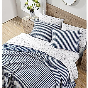 Stone Cottage - Queen Quilt Set, Super Soft Reversible Bedding with Matching Shams, Luxurious Room Essentials (Willow Way Indigo, Queen)