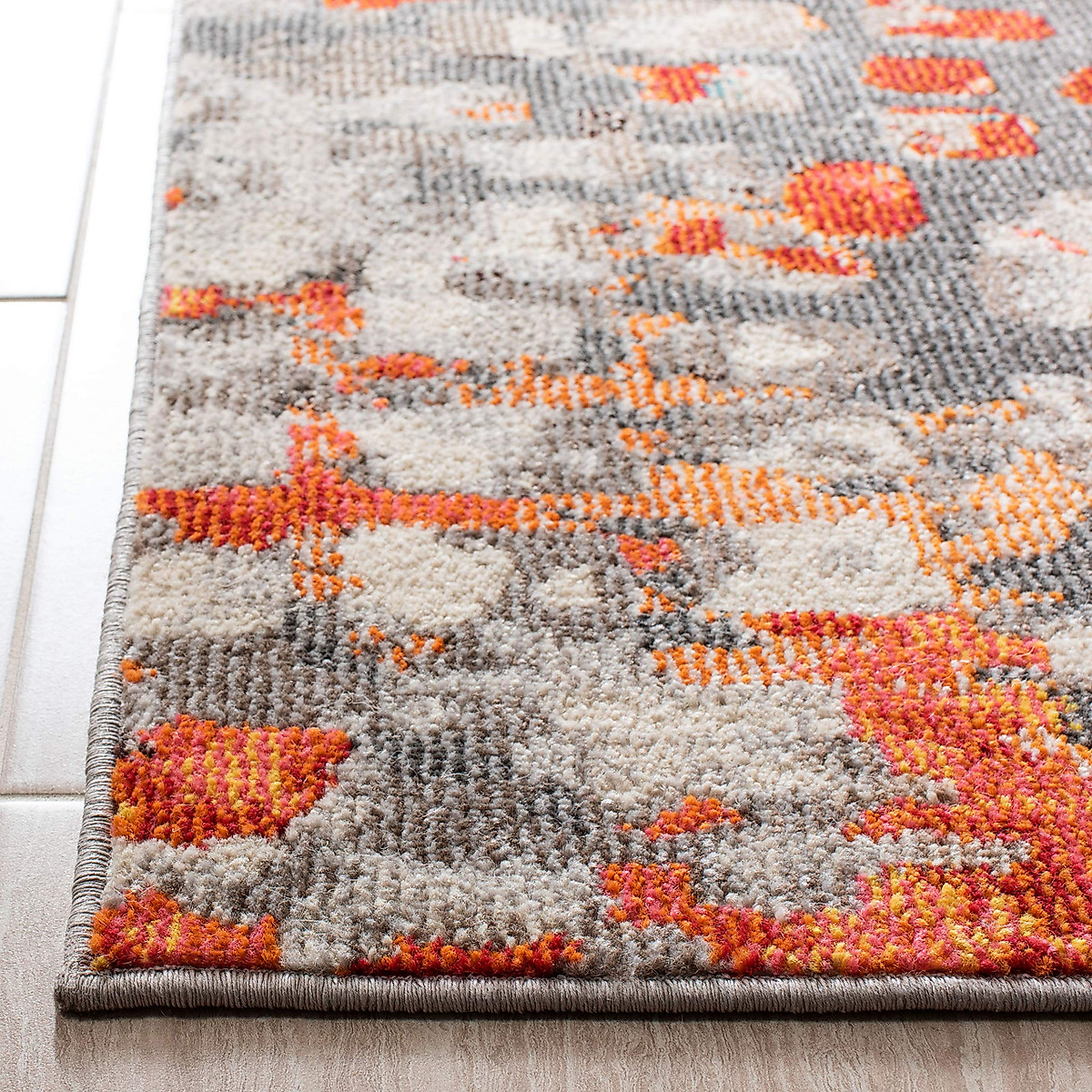SAFAVIEH Madison Collection Area Rug - 5'3" x 7'6", Grey & Orange, Boho Abstract Distressed Design, Non-Shedding & Easy Care, Ideal for High Traffic Areas in Living Room, Bedroom (MAD425H)