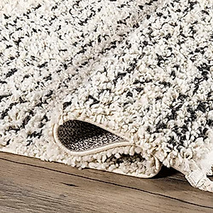 nuLOOM Sadie Moroccan Diamond Tassel Shag Area Rug, 6' 7" x 9', Off-white