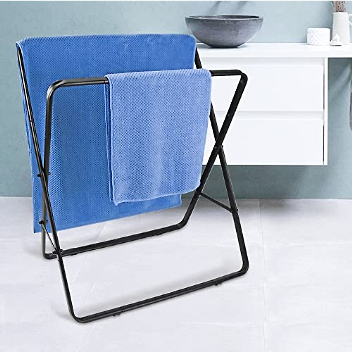 Qflushor Standing Towel Rack, 2-Tier Bathroom Towel Rack Stand Foldable, Outdoor Towel Rack Free Standing Metal for Bath Towel, Hand Towel, Blanket, Matte Black