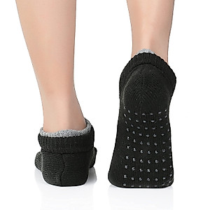 Slipper Socks for Women with Grippers Non Slip Christmas Socks Fuzzy Socks Comfy Winter Hospital Socks Warm Black 1 Pack
