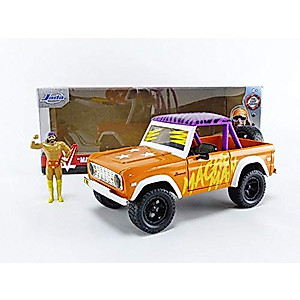 Jada 1:24 Diecast 1973 Ford Bronco with Macho Man Figure