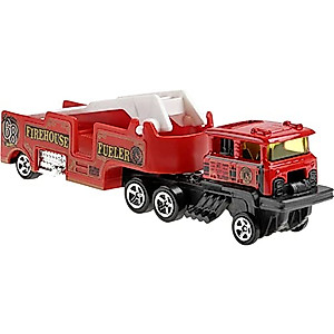 Hot Wheels Trackin' Trucks, 1:64 Scale Toy Racing Rig & 1 Toy Car for On and Off Track Play (Styles May Vary)