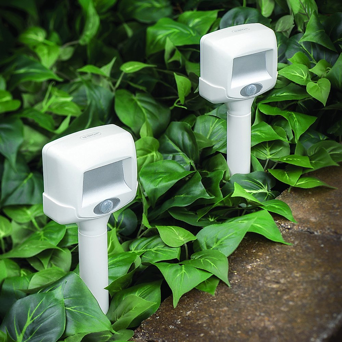 Mr. Beams MBN580 NetBright Technology LED Path and Deck Lights, Outdoor Garden Landcape Lighting, Wireless with Motion Sensor Detection (6-Pack), White