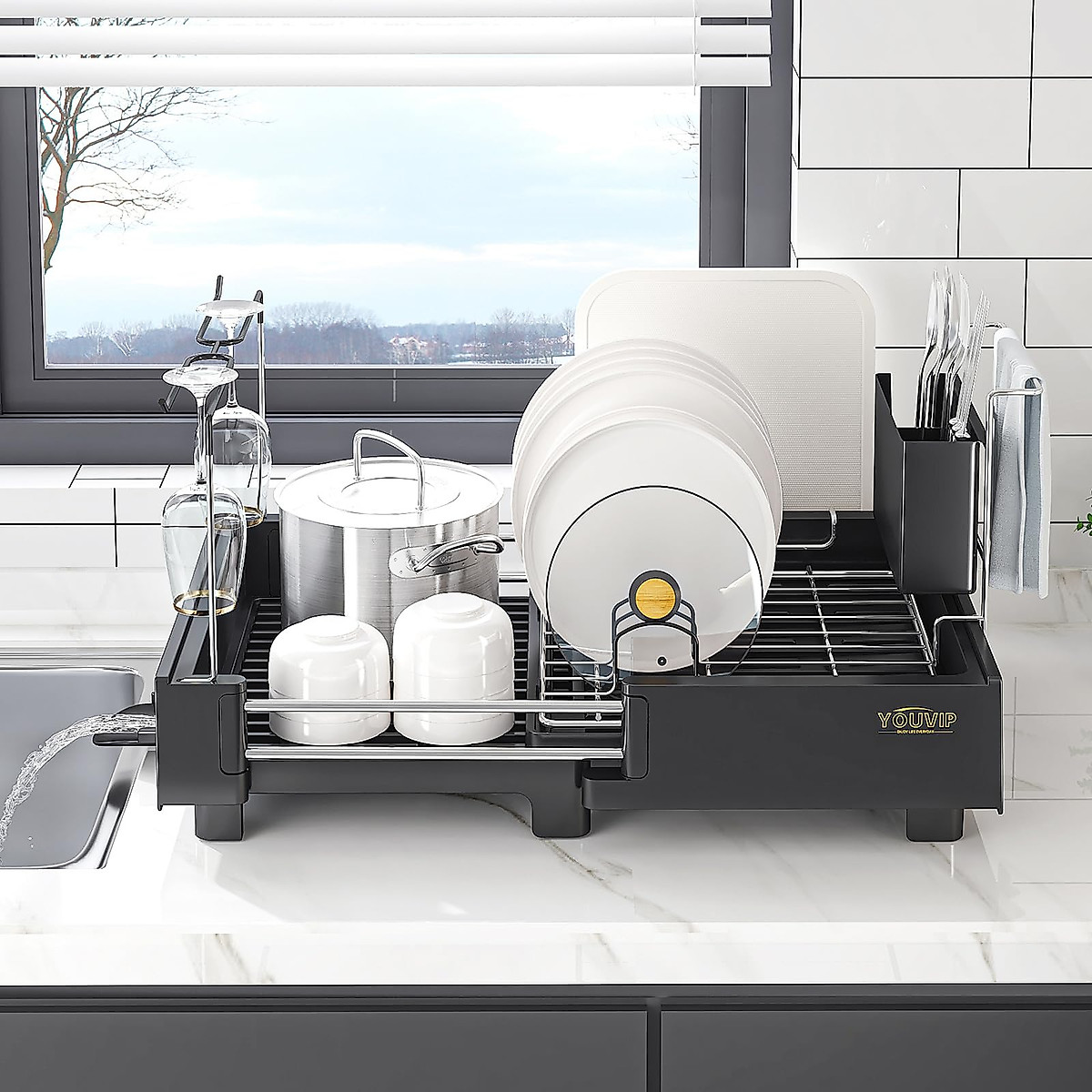 Dish Drying Rack, Large Capacity Kitchen Counter Dish Rack, Auto-Drain Expandable(13.5"-22") Anti-Rust Stainless steels Dish Strainer with Drainboard, Wine Glass Holder and Utensil Holder, Black