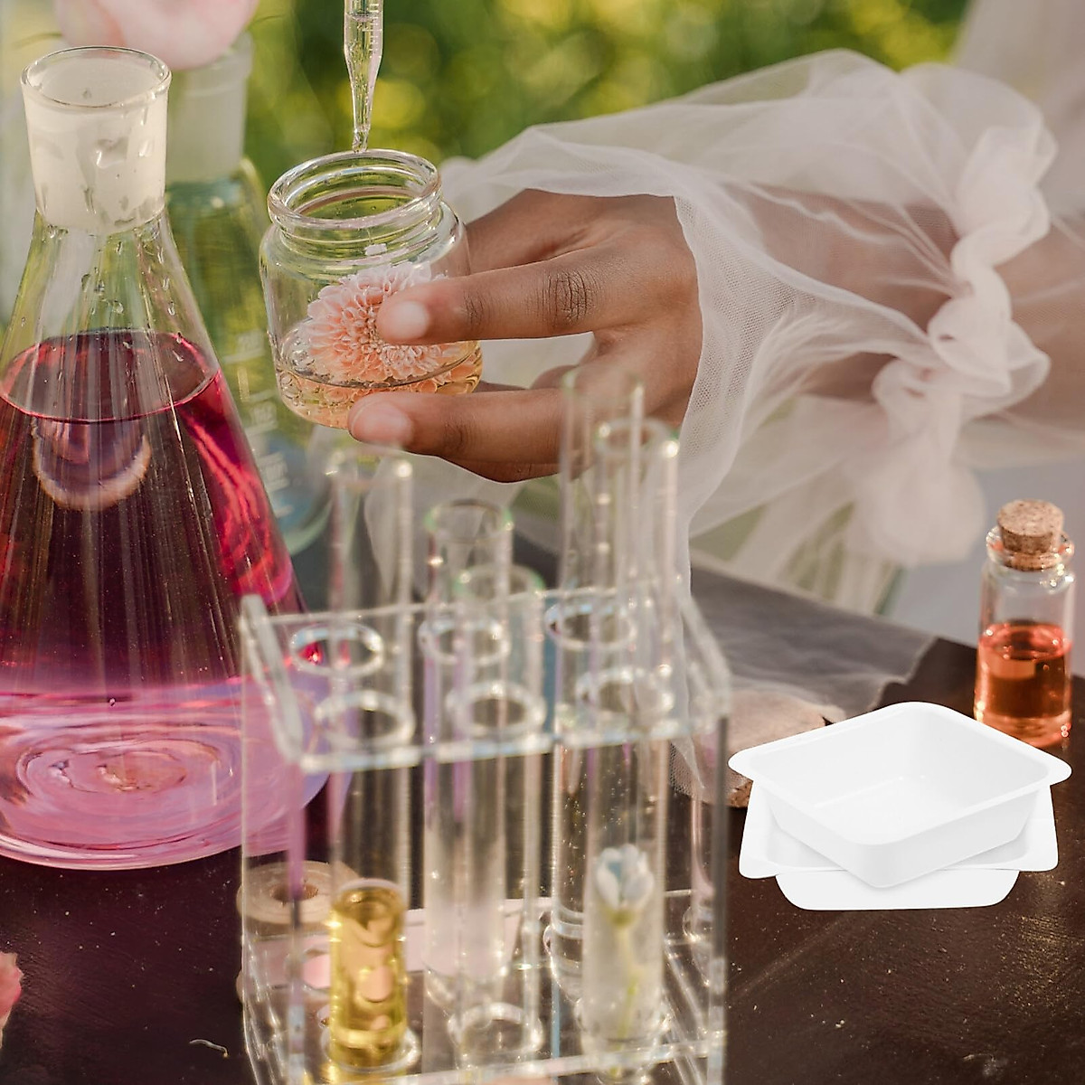 Baluue Weigh Boats - 20pcs Plastic Square Large Weigh Boats for Scale, Anti-Static Weighing Dishes for Powders Liquids, Lab Boat Dish Container Lab Mixing Pan for Measuring