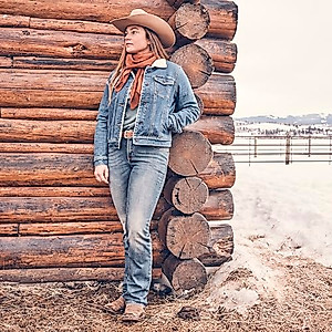 Wrangler Women's Q-Baby Mid Rise Boot Cut Ultimate Riding Jean, Avery, 13-34