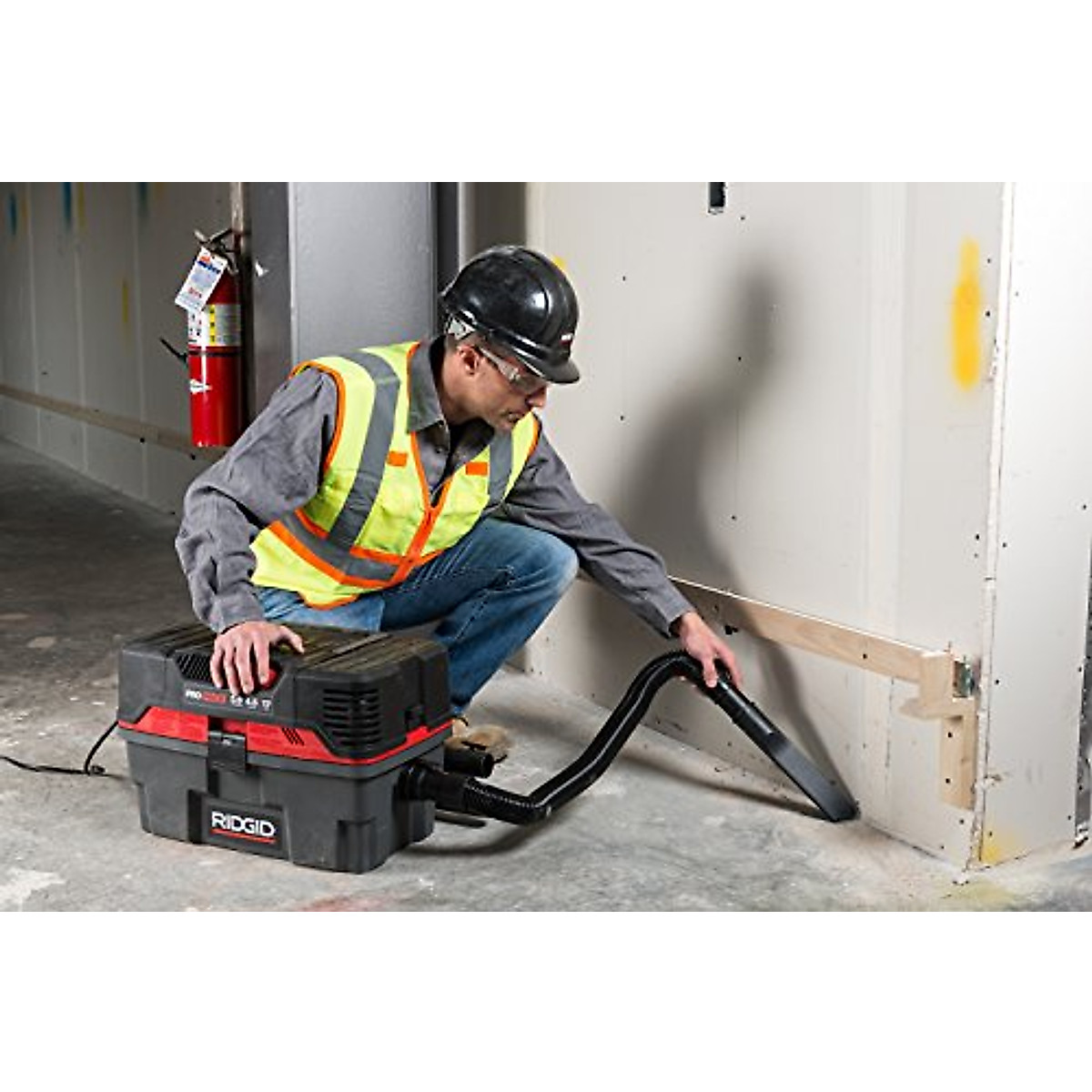 RIDGID 50318 4500RV ProPack Wet Dry Vac, 4.5-Gallon Portable Wet Dry Vacuum with Toolbox Design, 5.0 Peak HP Motor, Expandable Pro Hose, Blower Port Red