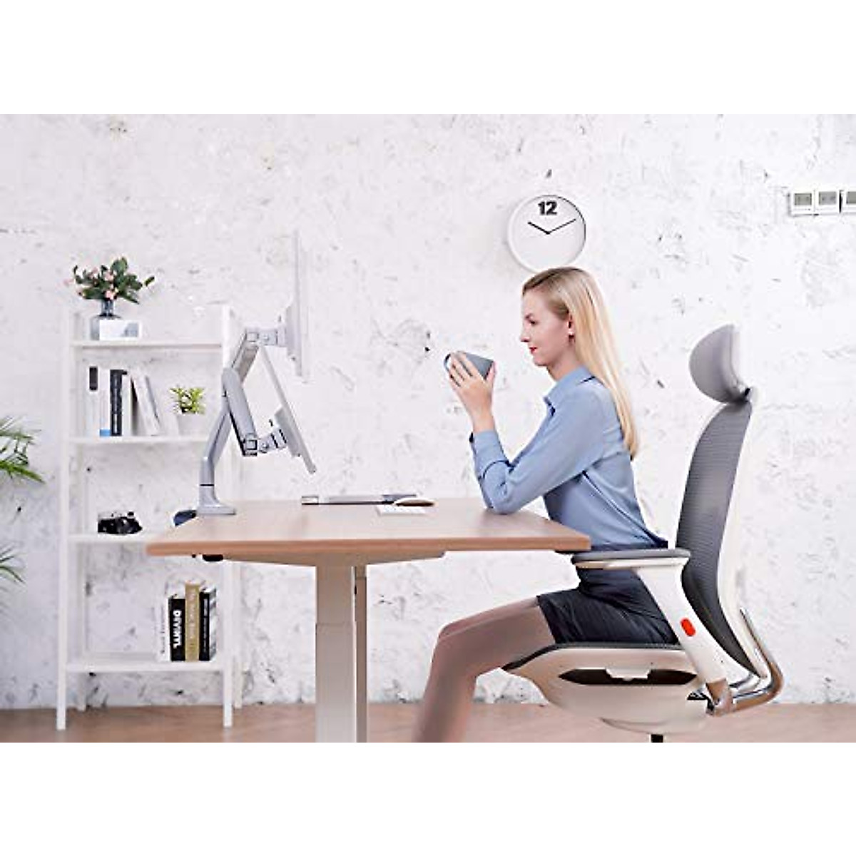 EleTab Single Monitor Arm Stand Full Motion Height Adjustable Monitor Desk Mount Fits for Computer Screen 13 to 34 inches, Hold up to 19.8 lbs