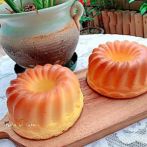 AILEHOPY Silicone Bundt Cake Pan - 8-10Inch Round Fluted Tube Cake Baking Molds，Non-stick Food Grade Silicone Mold For Gelatin, Bread, Jello, Chiffon, 2Pack