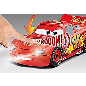 Revell 00920 First Lightning McQueen Disney Cars (Light & Sound) 1:20 Scale, Red
