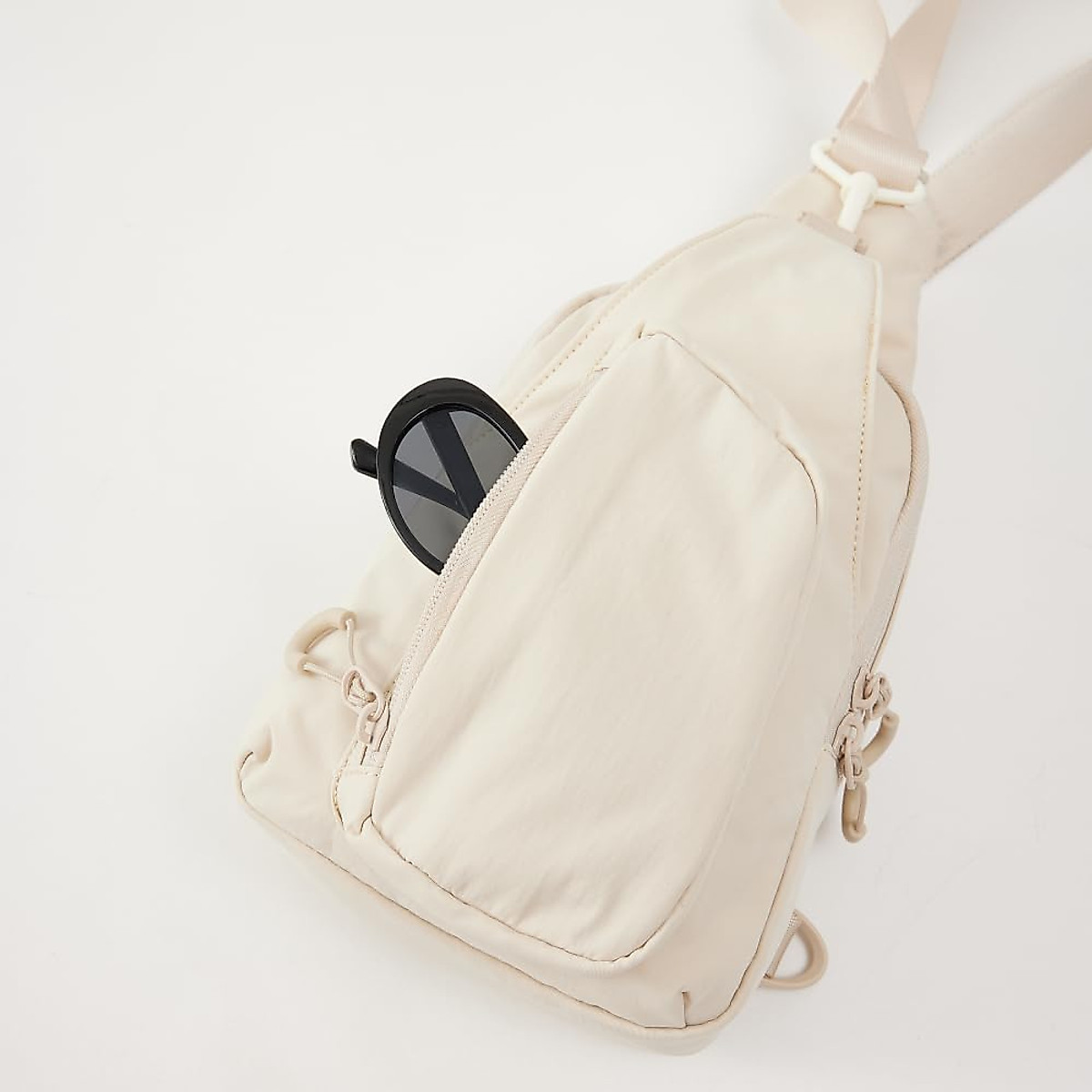 VAKAER Small Sling Bag for Women, Small Crossbody Bag with Adjustable Straps, Lightweight Chest Bag Casual Daypack Backpacks for Travel Hiking (Beige)