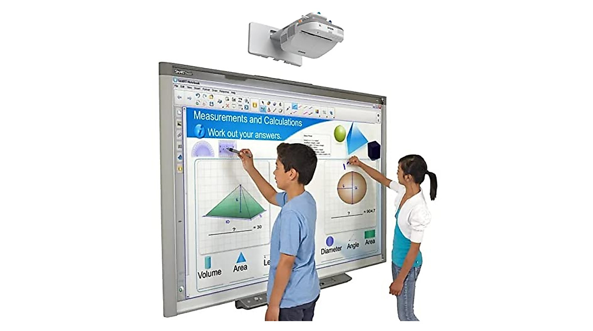 Interactive SMART Whiteboard with Ultra-Short Throw Projector | 7ft x 4ft