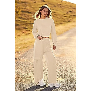 PRETTYGARDEN Womens Fall 2 Piece Outfits Sweatsuits Sets Long Sleeve Crop Tops Sweatshirt Wide Leg Cargo Pants with Pockets (Beige,Medium)