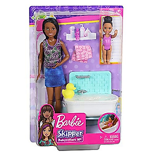 Barbie Skipper Babysitters, Inc. Playset with Bathtub, Babysitting Skipper Doll and Small Toddler Doll with Button to Move Arms and Splash, Plus Themed Accessories, Gift for 3 to 7 Year Olds