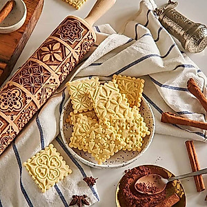 Embossing Rolling Pin,Rolling Pins for Baking,Christmas Wooden Rolling Pin, Deep Engraved Embossing Rolling Pin Kitchen Decor Tools for Baking Embossed Cookies (Window Grilles)