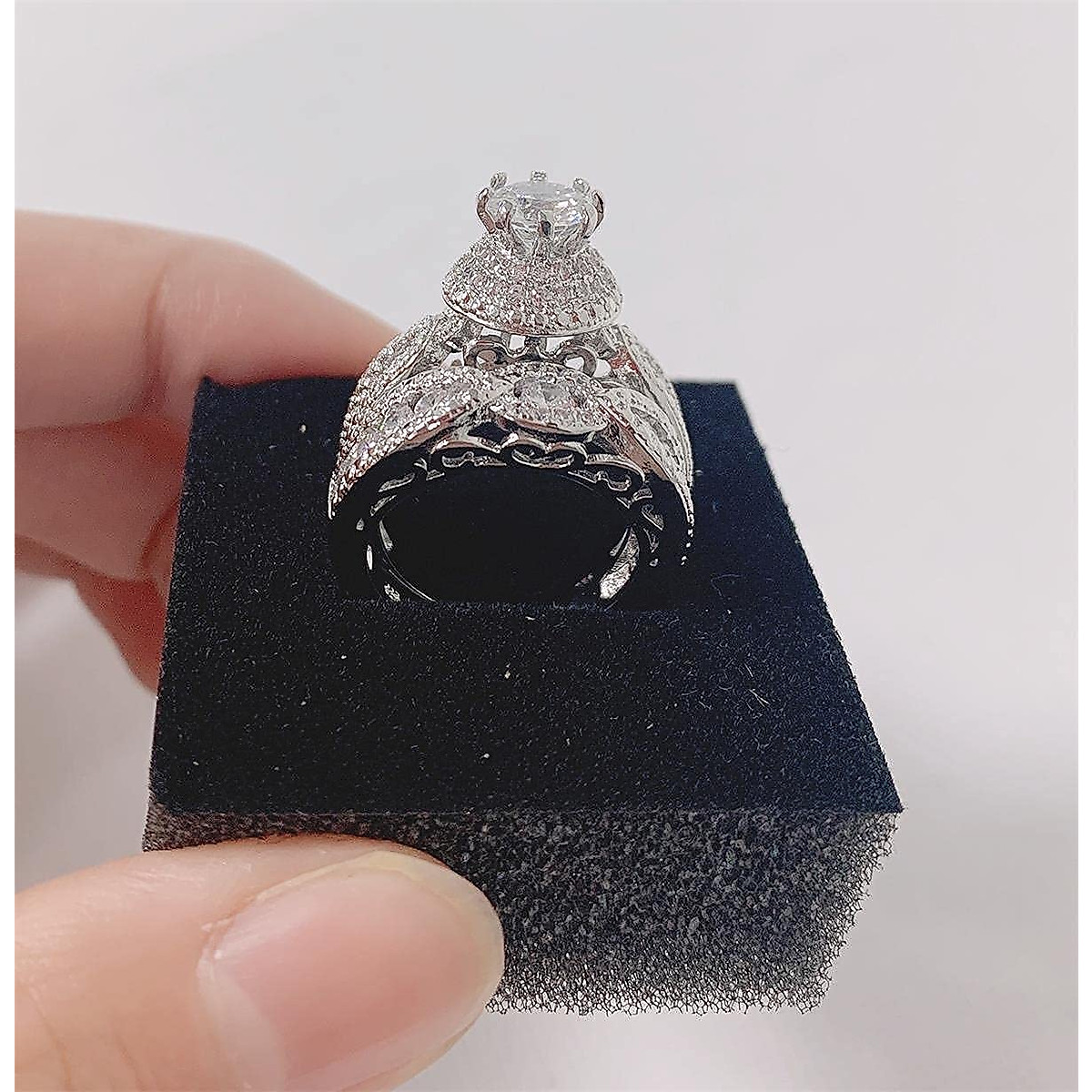 KUYIUIF 2 Pcs Retro Luxury Ring Set 925 Sterling Silver Shiny Full Diamond AAA Cubic Zirconia Solitaire Rings CZ Diamond Ring Set Eternity Engagement Wedding Band Set (7)