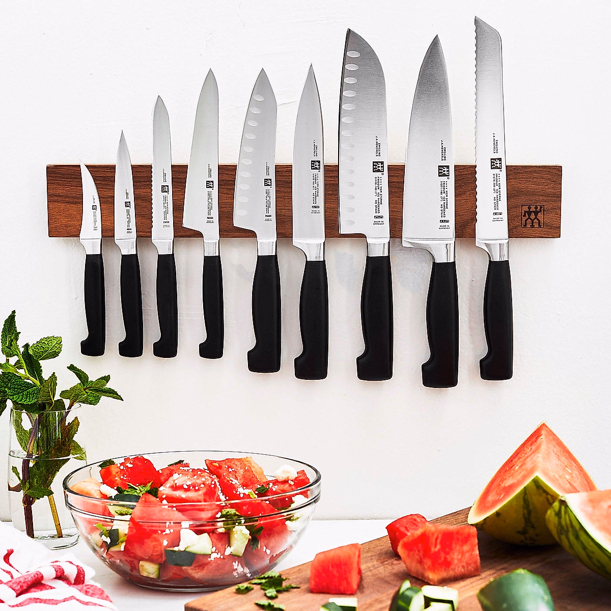 Zwilling J.A. Henckels Twin Four Star 8-Inch High Carbon Stainless Steel Bread knife