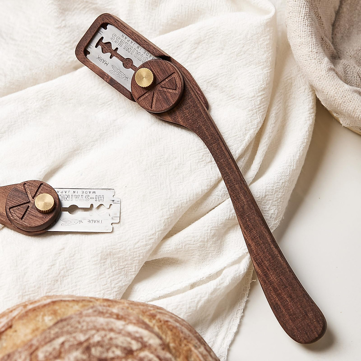 ROCKSHEAT Bread Lame Dough Scoring Tool with Blade Cover, Sourdough Scoring Tool with 5 Feather Blades, Scoring Knife for Bread Baking, Dexterous-Cut Series Lame Bread Tool (ELEGANT)