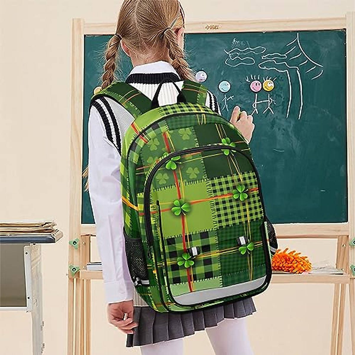 CHIFIGNO St. Patrick Buffalo Plaid Bookbag with Laptop Compartment, Comfortable Backpack with Compartments, Backpack for School Kids 6-12 Gifts