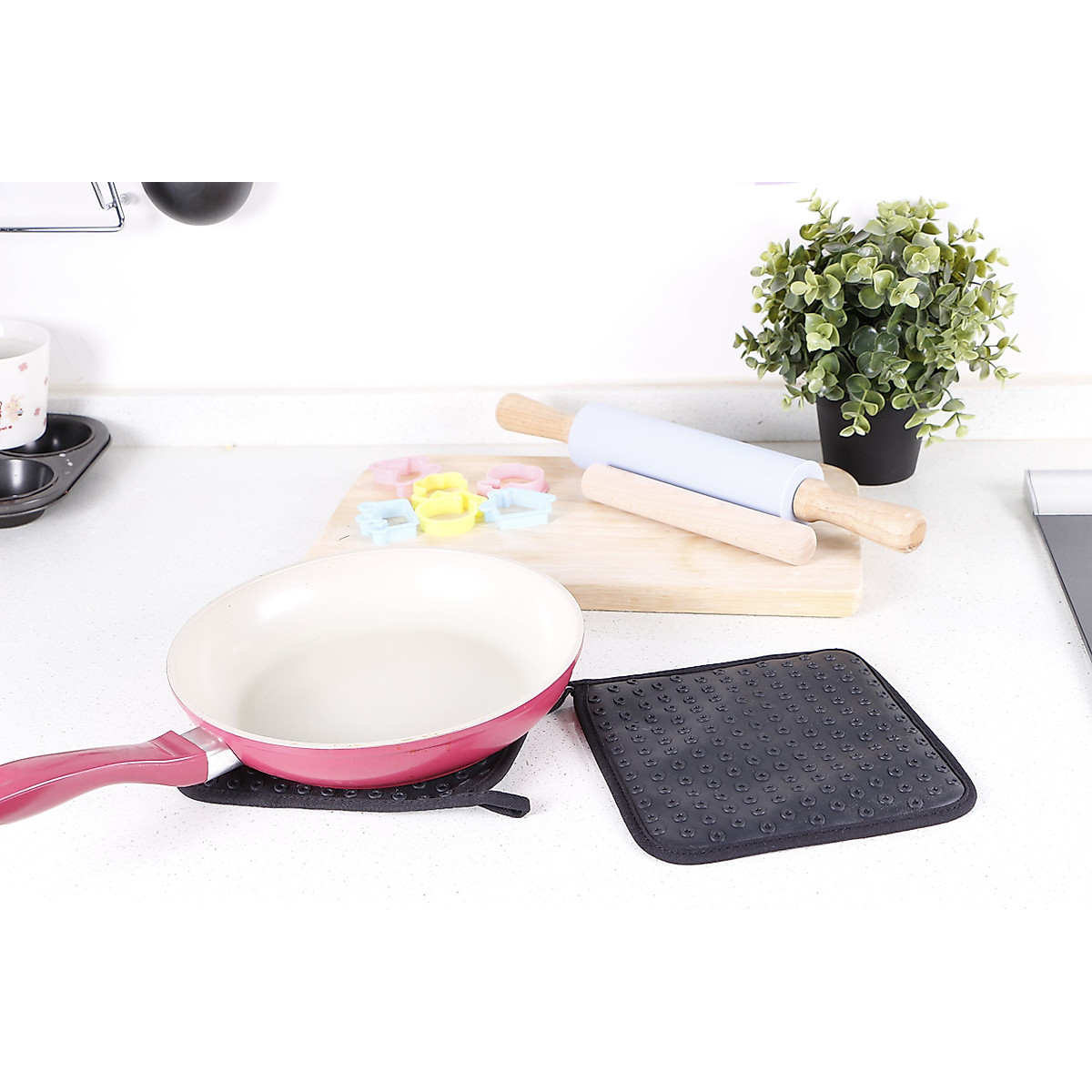 Webake Oven Mitts and Pot Holders Set of 4, 2 pcs Long Silicone Baking Oven Gloves and 2 pcs Silicone Hot Pads with Pocket for Oven Baking