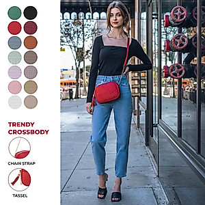 EVVE Quilted Crossbody Bags for Women - Stylish Camera Bag with Tassel - Lightweight Medium Size Shoulder Purse | Black