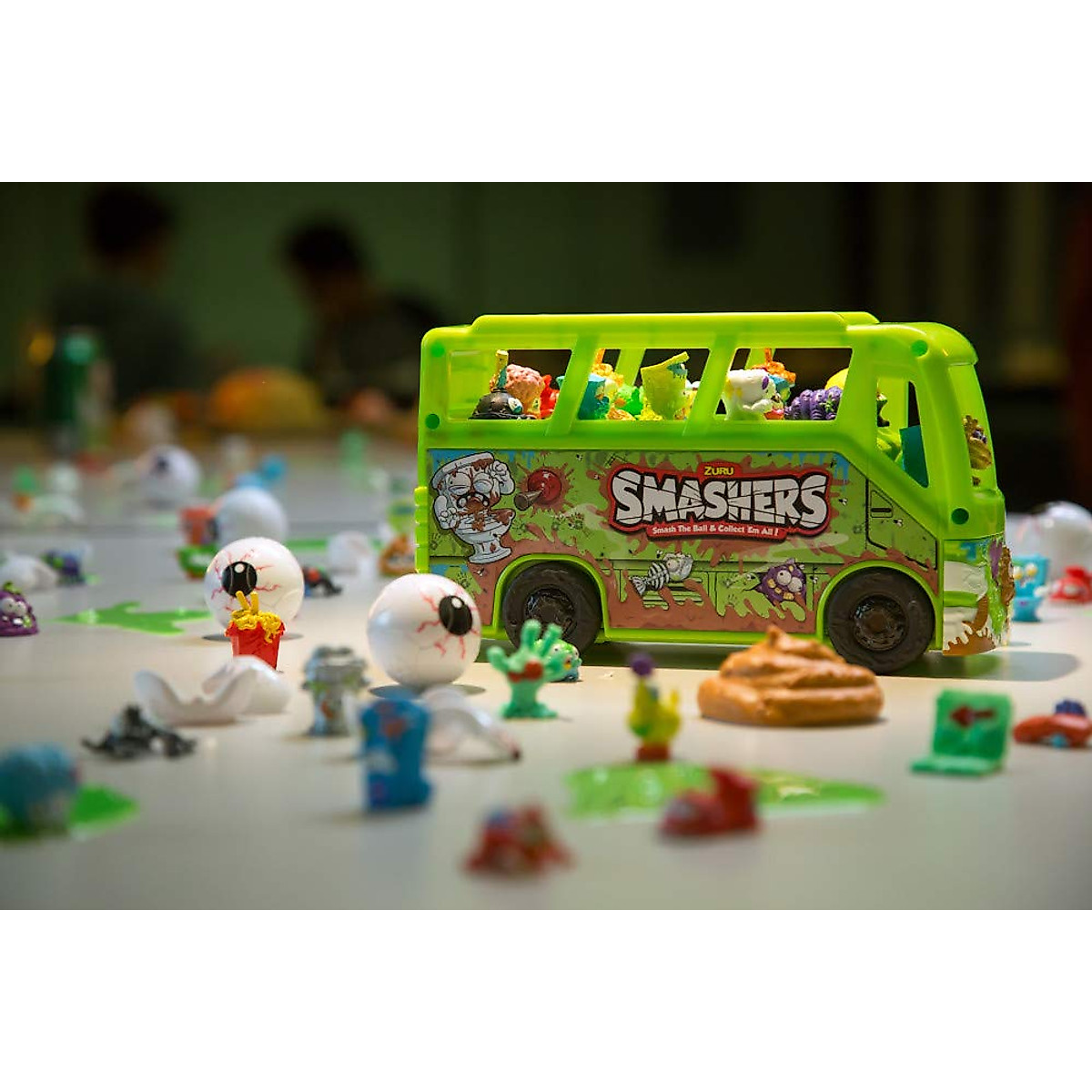 Smashers Sludge Bus Fold-Out Playset with 2 Exclusive Smashers Series 2 Gross by ZURU