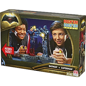 Mattel Games Batman Vs. Superman Rock 'Em Sock 'Em Robots 2-Player Kids Game, Fighting Robots Action Game (Amazon Exclusive)