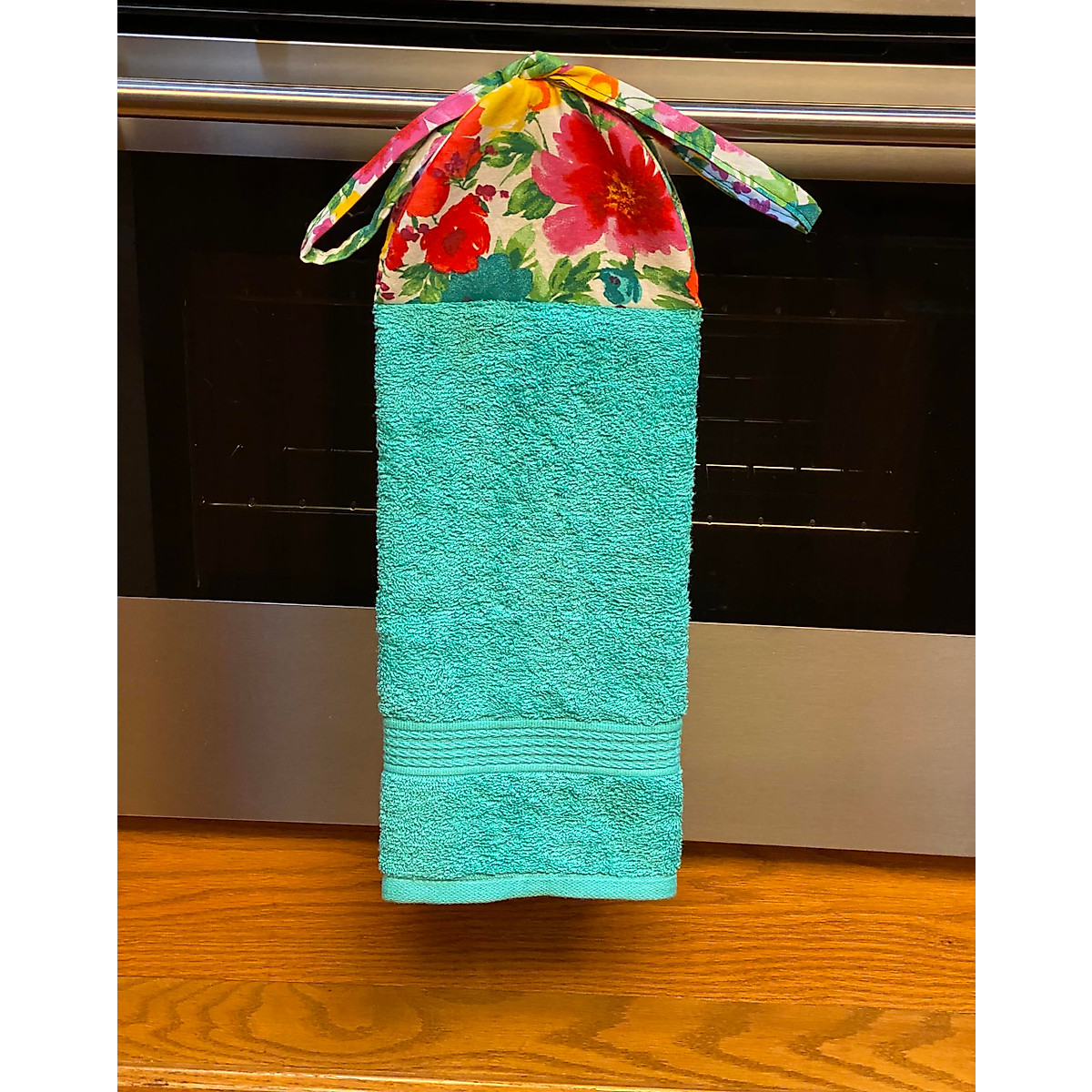 Red Pink Yellow Floral Flowers with Teal Turquoise Green Leaves Ties On Stays Put Kitchen Hanging Loop Hand Dish Towel and Set of 2 Square Pot Holders Hot Pads Trivets Hostess Housewarming Gift
